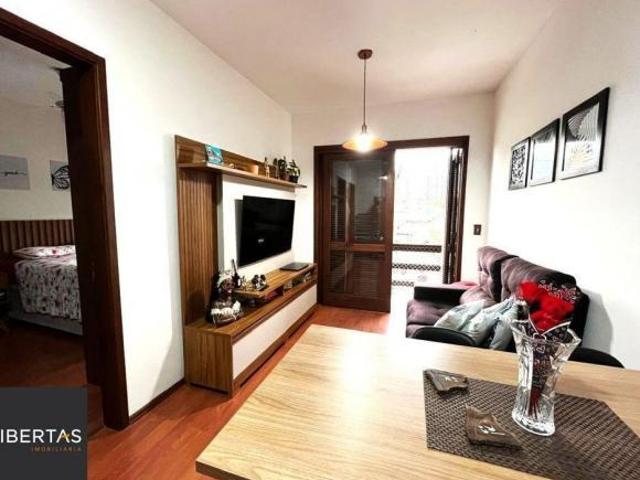 Apartamento com 1 Suite, sacada e 1 vaga de garagem no bairro Cidade Baixa