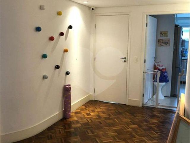 Apartamento com 204 m² e 3 quartos à venda em Sumarezinho
