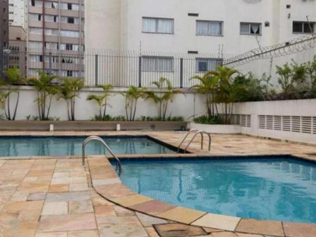 Apartamento com 204m² de área útil, sala ampla, 4 dormitórios sendo 3 suítes, 3 vagas