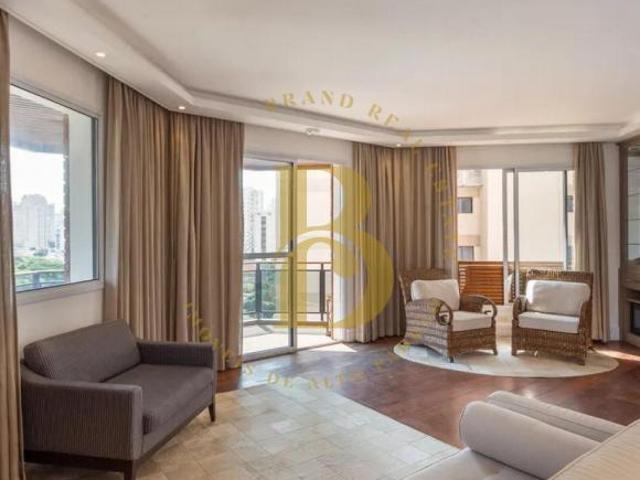 Apartamento com 205 m², 4 quartos sendo 3 suítes à venda no bairro Vila Nova Conceição