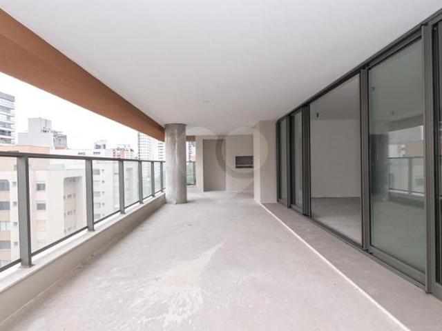 Apartamento com 205m2 de área útil, com 4 quartos, 2 suítes Brooklin