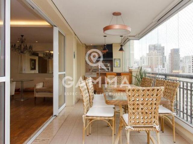 Apartamento com 206m², 3 suítes, 4 vagas, varanda gourmet em Perdizes