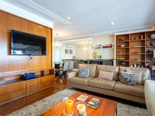 Apartamento com 208 m² à venda em Alto de Pinheiros