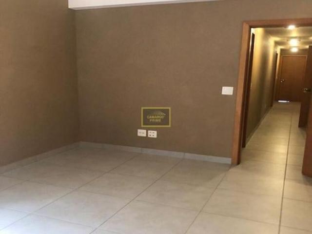 Apartamento com 208 metros de área útil, para venda, na