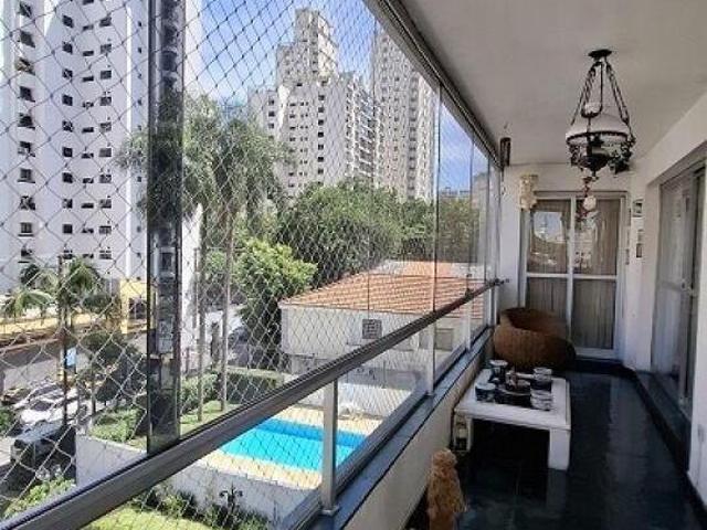 Apartamento com 208m² de área útil, 3 suítes, 4 vagas