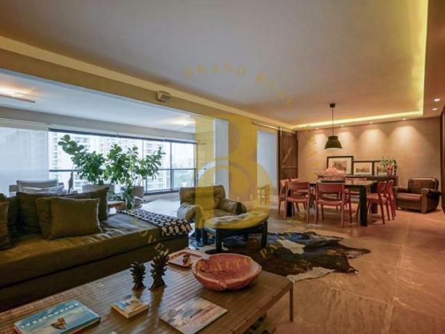 Apartamento com 209 m², 3 suítes à venda no bairro Vila Cruzeiro