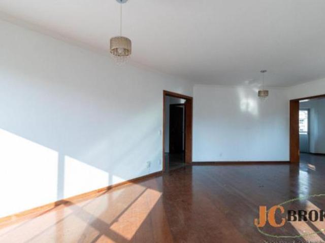Apartamento com 209 m² de área útil, 4 dormitórios, sendo 2 suítes, 3 vagas
