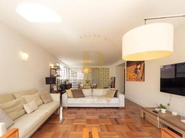 Apartamento com 200 m², 3 quartos sendo 3 suítes à venda no bairro Itaim Bibi