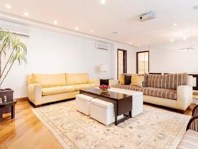 Apartamento com 200 m², 4 quartos sendo 2 suítes à venda no bairro Santa Cecilia