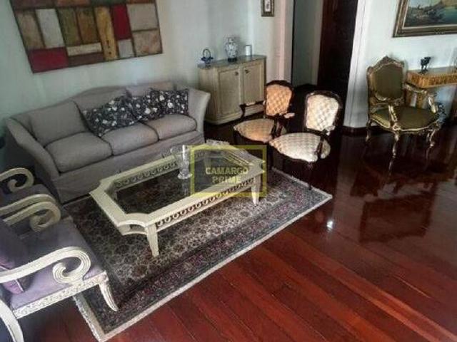 Apartamento com 200 metros de área útil, para venda, em Moema