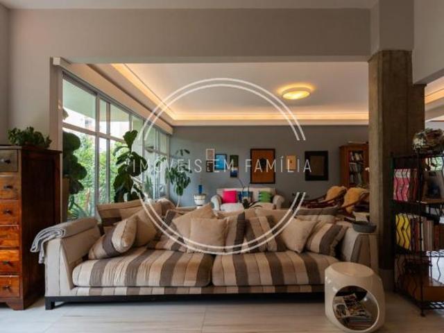 Apartamento com 202 m², 3 quartos sendo 3 suítes à venda no bairro Higienópolis