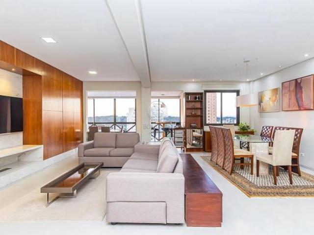 Apartamento com 203 m²