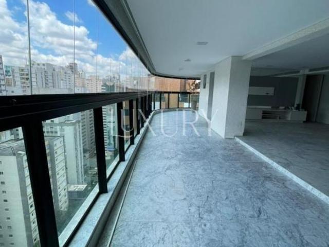 Apartamento com 215 m², 2 quartos sendo 2 suítes à venda no bairro Jardim Paulista
