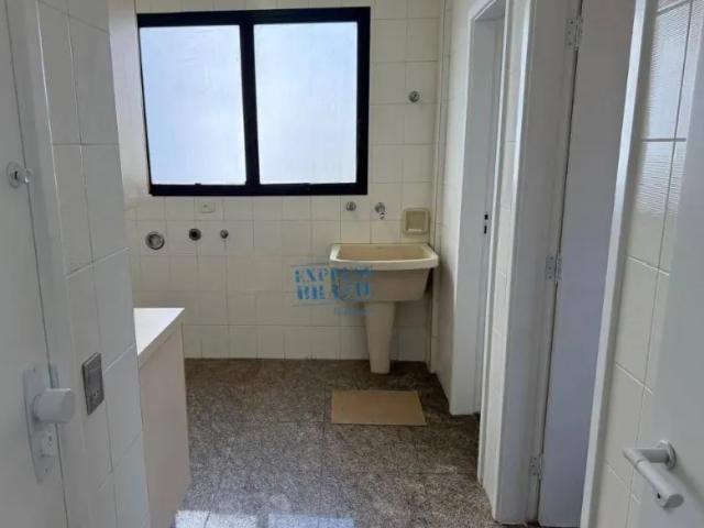 Apartamento com 216m², 3 suítes, piscina e churrasqueira privativas, para venda ou locação Agende
