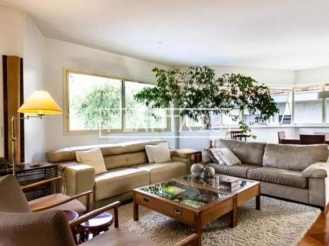 Apartamento com 217 m², 3 quartos sendo 3 suítes à venda no bairro Vila Madalena