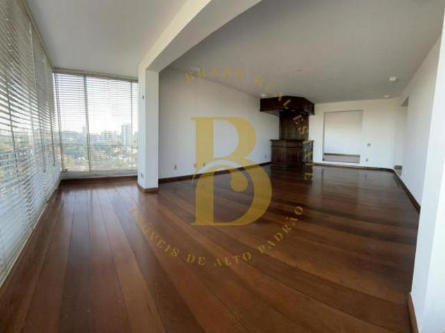 Apartamento com 218 m², 3 quartos sendo 3 suítes à venda no bairro Alto de Pinheiros
