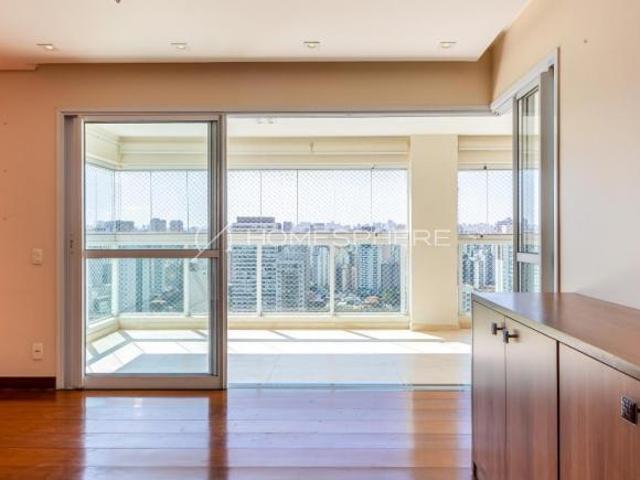 Apartamento com 210 m², 3 quartos sendo 3 suítes à venda no bairro Vila Olímpia