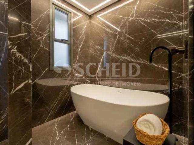 Apartamento com 210 m², 4 suítes e 3 vagas a venda no Campo Belo