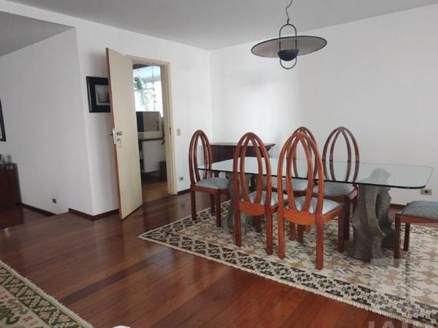 Apartamento com 212 m², 4 quartos sendo 2 suítes à venda no bairro Higienópolis
