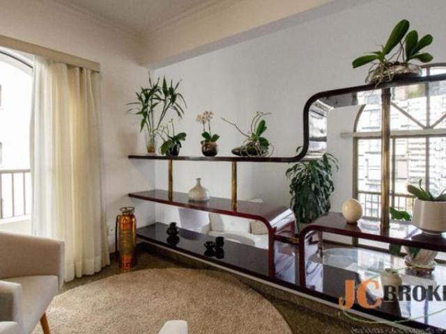 Apartamento com 212m², 4 dormitórios sendo 3 suítes, 3 vagas