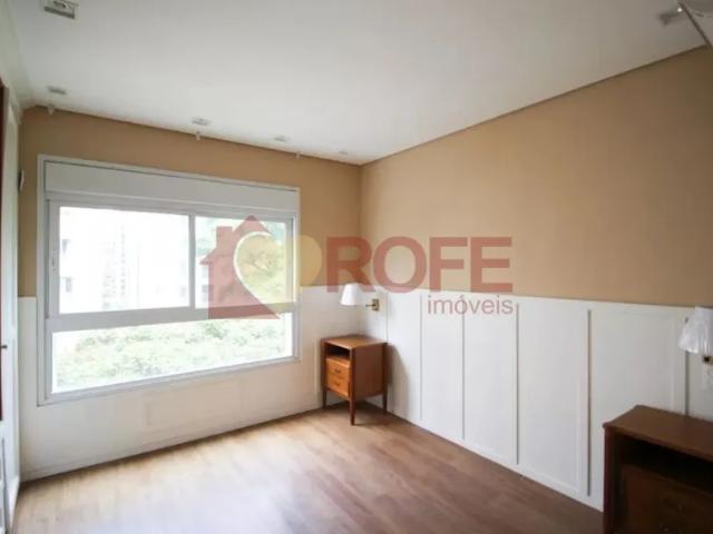 Apartamento com 224 m2, 3 dormitórios para locação em Moema Pássaros!