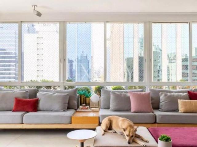Apartamento com 225 m², 3 quartos sendo 3 suítes à venda no bairro Itaim Bibi