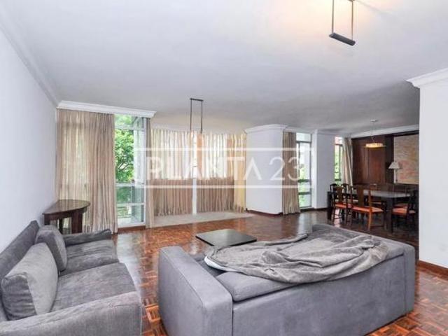 Apartamento com 227 m², 4 quartos sendo 1 suíte à venda no bairro Jardim América