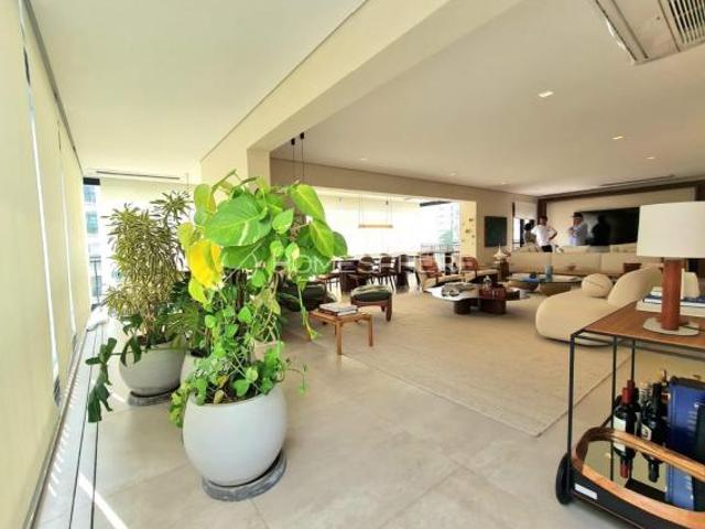 Apartamento com 227 m² com 3 suítes no miolo do Jardim America. Condomínio novo e exclusivo, um apar