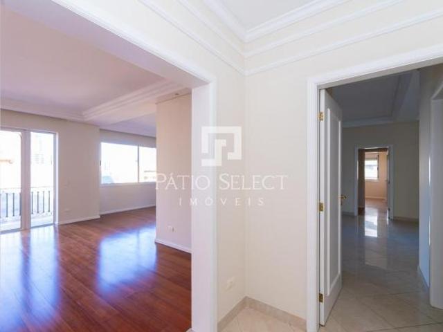 Apartamento com 227.18 m², à venda no bairro Batel
