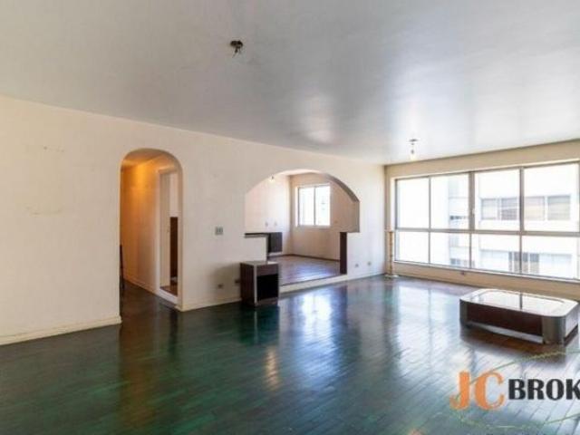 Apartamento com 227m², 3 dormitórios, sendo 1 suíte, 2 vagas