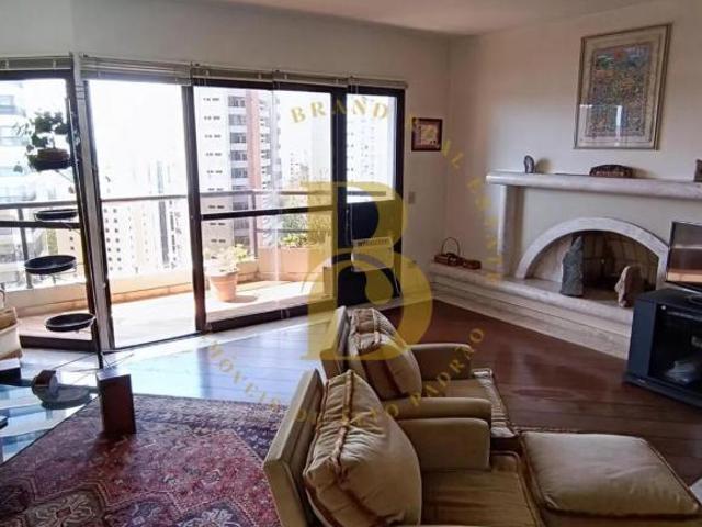 Apartamento com 228 m², 4 quartos sendo 2 suítes à venda no bairro Morumbi