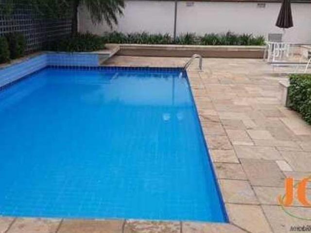 Apartamento com 220 m² de área útil, 4 dormitórios sendo 3 suítes, 3 vagas