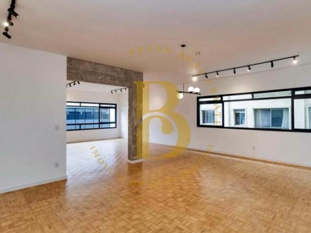 Apartamento com 220.0 m², à venda no bairro Jardim Paulista