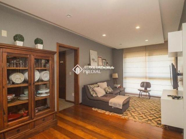 Apartamento com 221m², lareira e churrasqueira na Auxiliadora