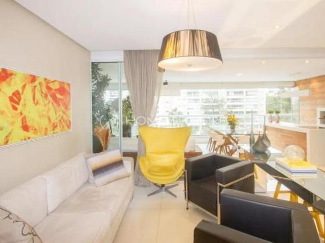 Apartamento com 222 m², 4 quartos sendo 4 suítes à venda no bairro Campo Belo