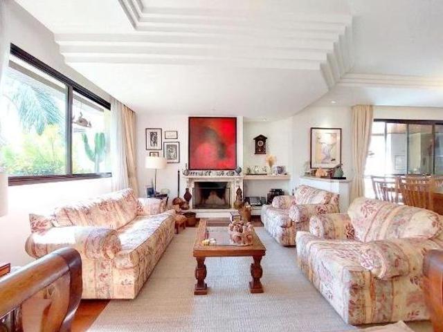 Apartamento com 223 m², 4 quartos sendo 2 suítes à venda no bairro Morumbi