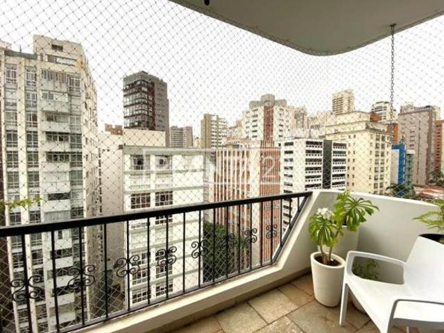 Apartamento com 230 m², 3 quartos sendo 1 suíte à venda no bairro Jardim América