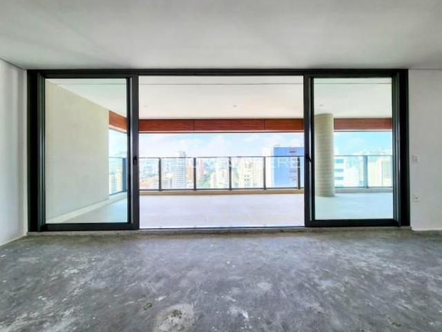 Apartamento com 232 m², 3 quartos sendo 3 suítes à venda no bairro Campo Belo