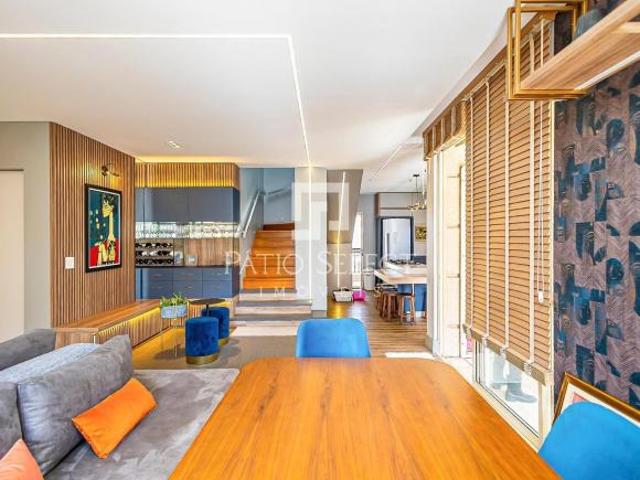 Apartamento com 233 m², 3 quartos sendo 3 suítes à venda no bairro Mercês