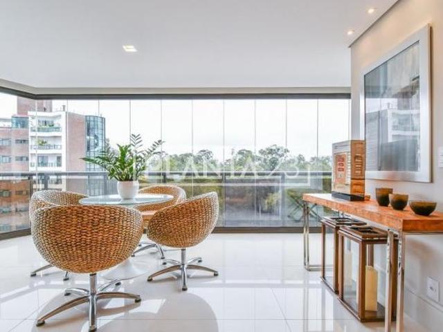 Apartamento com 244 m², 3 quartos sendo 3 suítes à venda no bairro Vila Nova Conceição