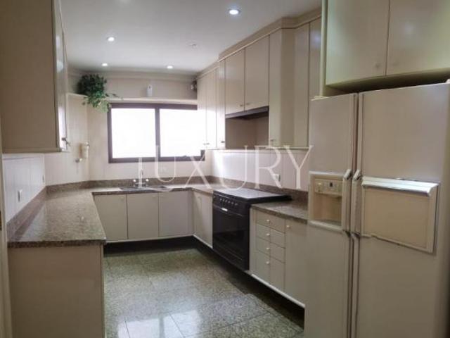 Apartamento com 244 m², 4 quartos sendo 2 suítes à venda no bairro Perdizes