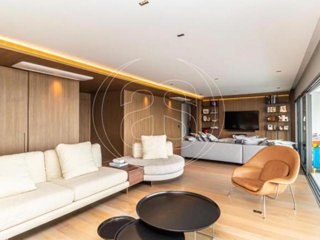 Apartamento com 244m² á venda em Vila Clementino
