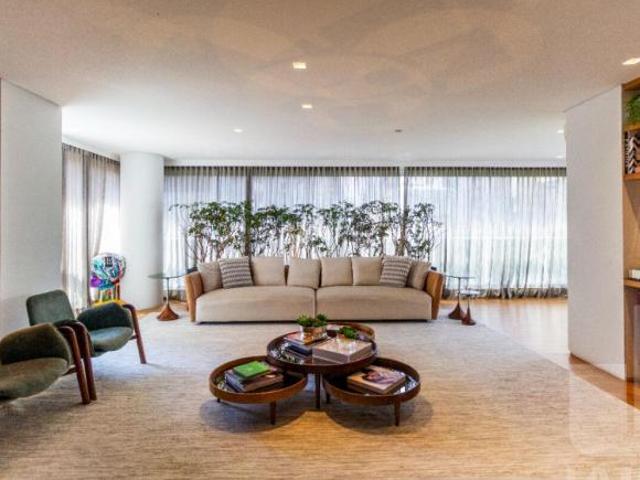 Apartamento com 245.0 m², à venda no bairro Higienópolis