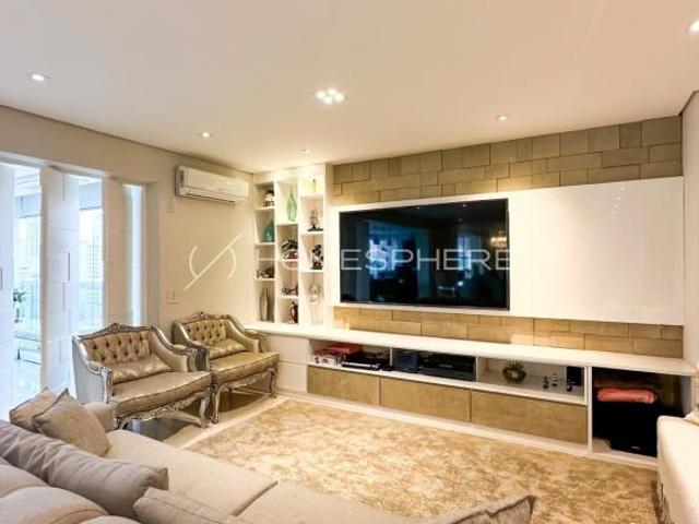 Apartamento com 246m², 4 Suítes, 4 Vagas, à venda no Condomínio Voltaire Chácara Klabin