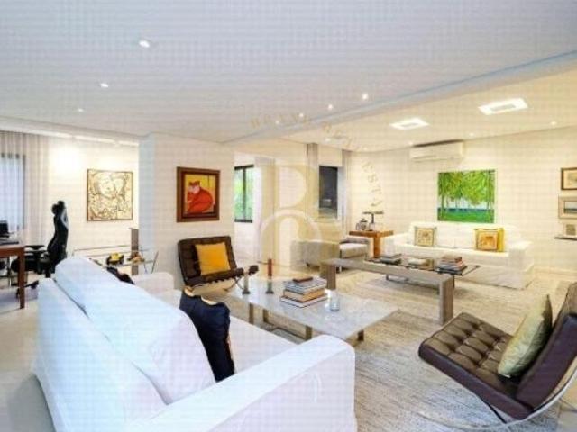 Apartamento com 247 m², 4 quartos sendo 2 suítes à venda no bairro Panamby