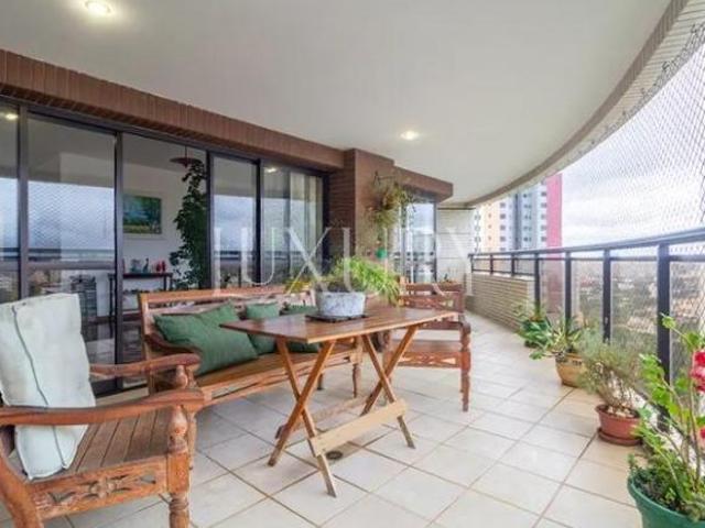 Apartamento com 247 m², 4 quartos sendo 4 suítes à venda no bairro Alto Da Lapa