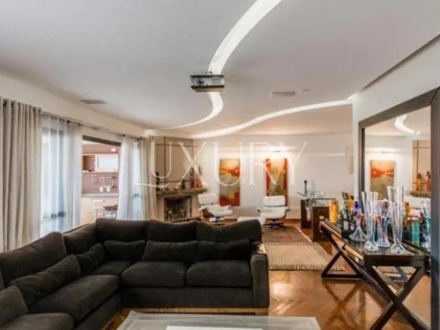 Apartamento com 247 m², 4 quartos sendo 4 suítes à venda no bairro Alto Da Lapa