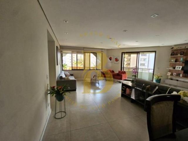 Apartamento com 240 m², 4 quartos sendo 4 suítes à venda no bairro Higienópolis