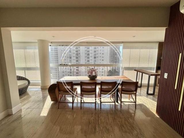 Apartamento com 240 m², 4 suítes à venda no bairro Perdizes
