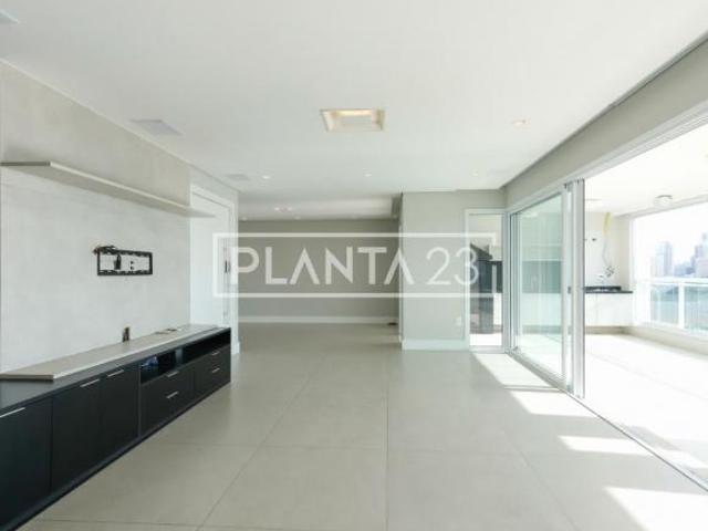 Apartamento com 241 m², 4 quartos sendo 2 suítes à venda no bairro Barra Funda